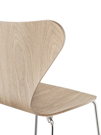 The iconic Series 7 chair now comes in natural oak - Canadian Interiors