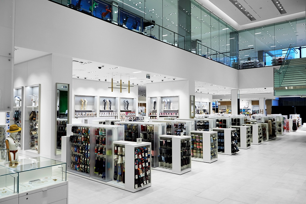 Simons Square One - Canadian Interiors