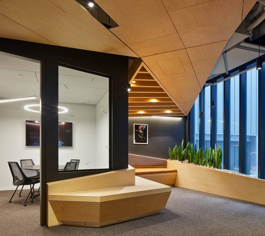 Collaborative Culture: Media Monks Studio - Canadian Interiors